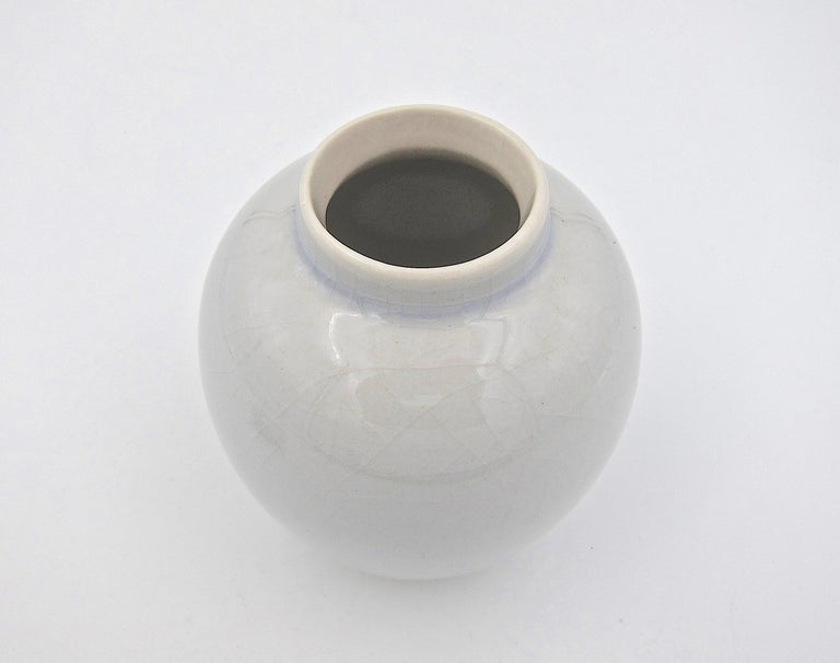 American Porcelain Ginger Jar with Craquelure Glaze by Rodney Rouse at ...