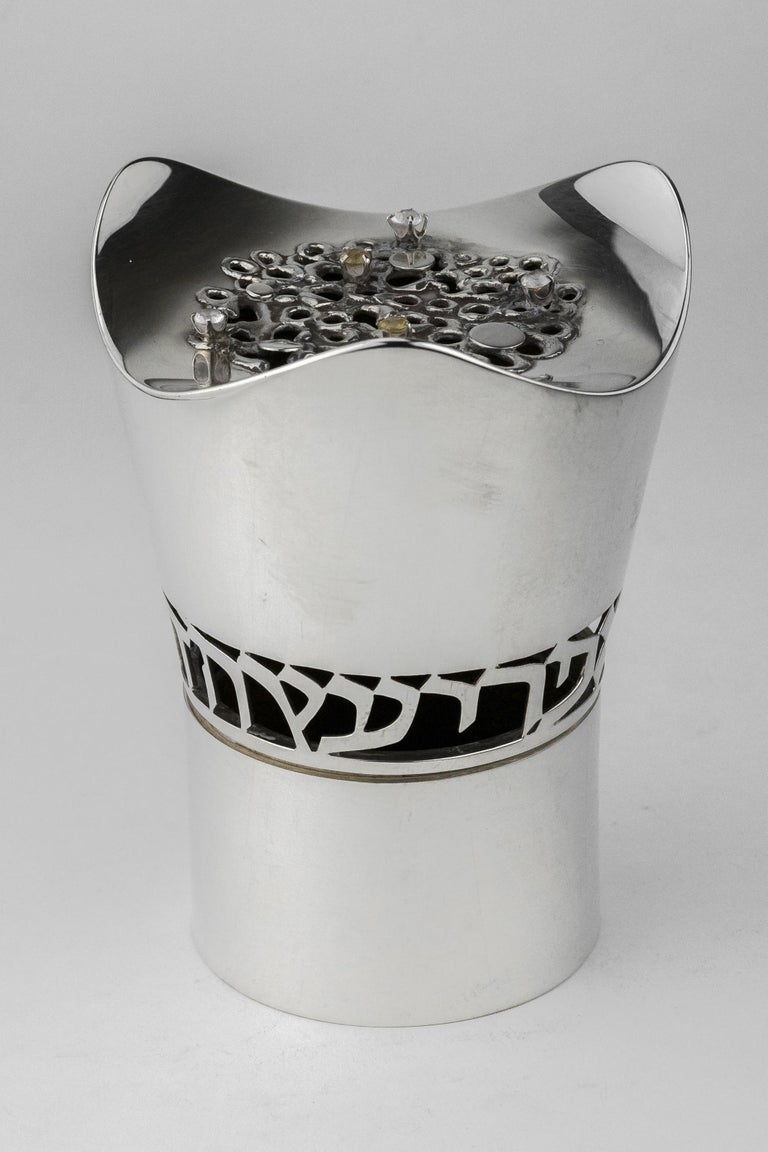 Modern Silver Etrog Container by Moshe Zabari, New York at 1stDibs