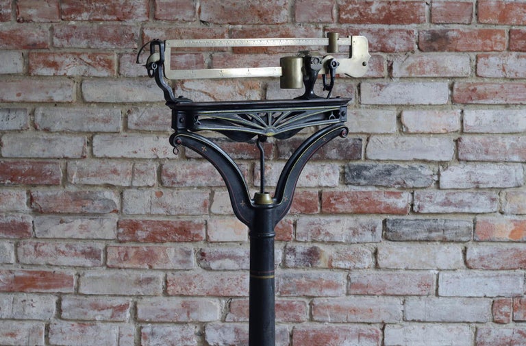 American Victorian Standing Scale, Early 20th Century at 1stDibs