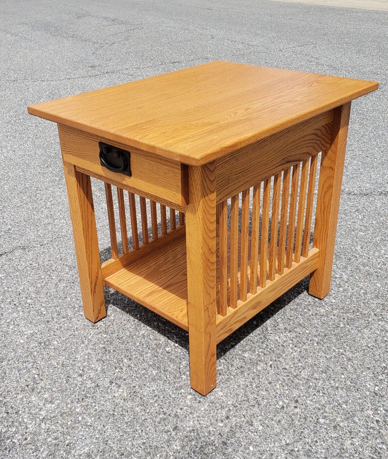 Amish Made Arts and Crafts MIssion Oak Side Table For Sale at 1stDibs