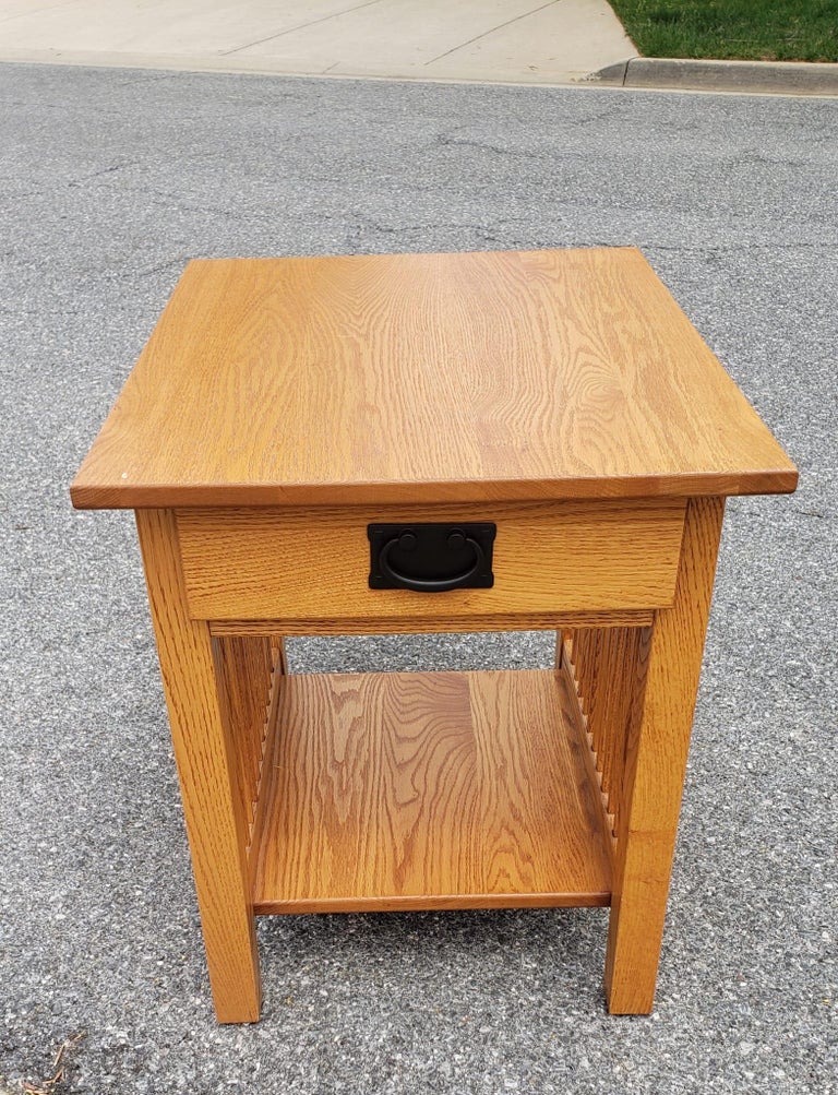 Amish Made Arts and Crafts MIssion Oak Side Table For Sale at 1stDibs
