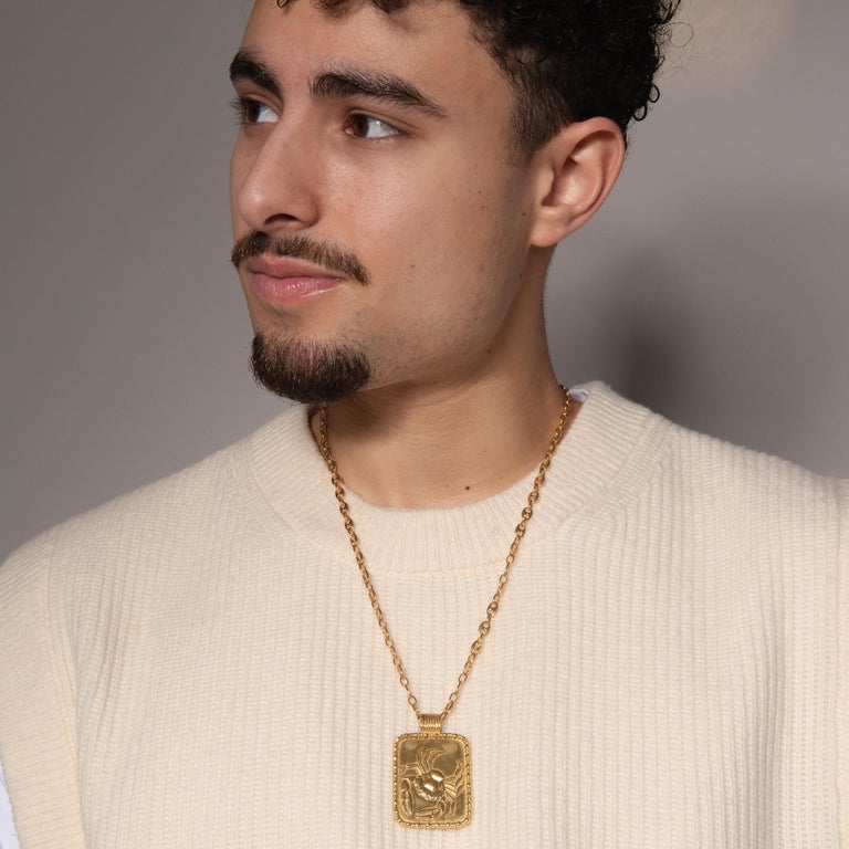 18 Carat Gold Fred Paris Cancer Zodiac Pendant For Sale at 1stDibs