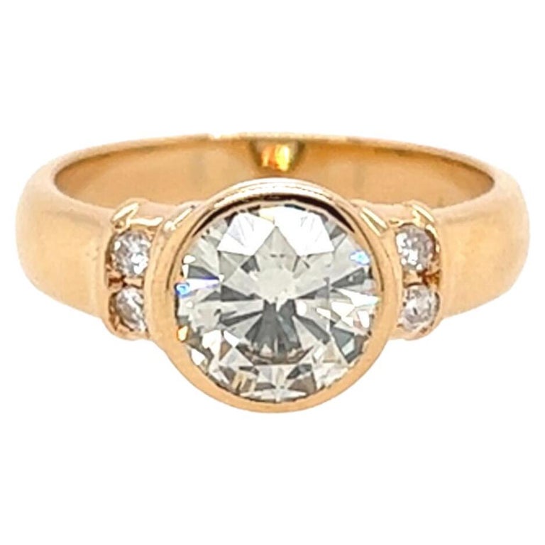 18 Karat Yellow Gold and Diamond Ring For Sale at 1stDibs