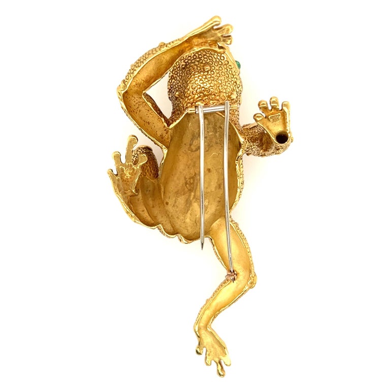 18 Karat Yellow Gold and Emerald Frog Brooch For Sale at 1stDibs