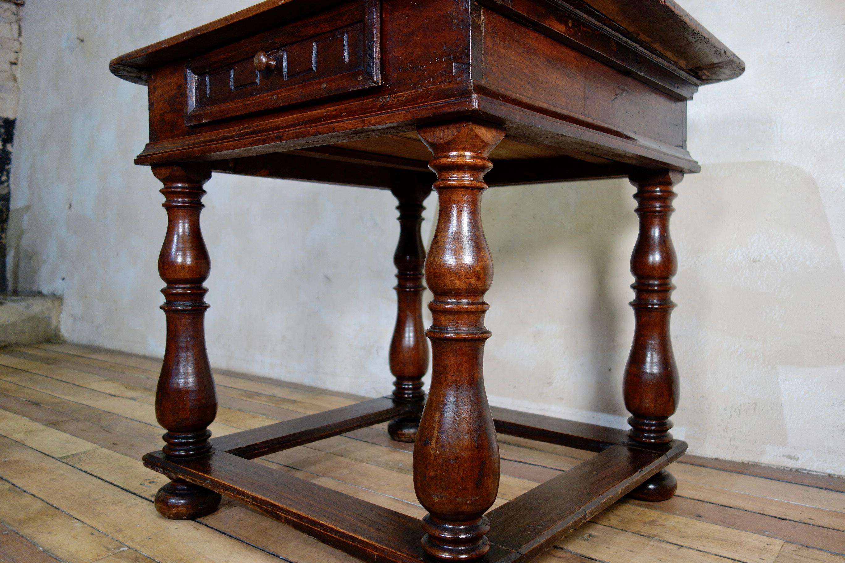 18th Century North Italian Walnut Centre Table For Sale at 1stDibs