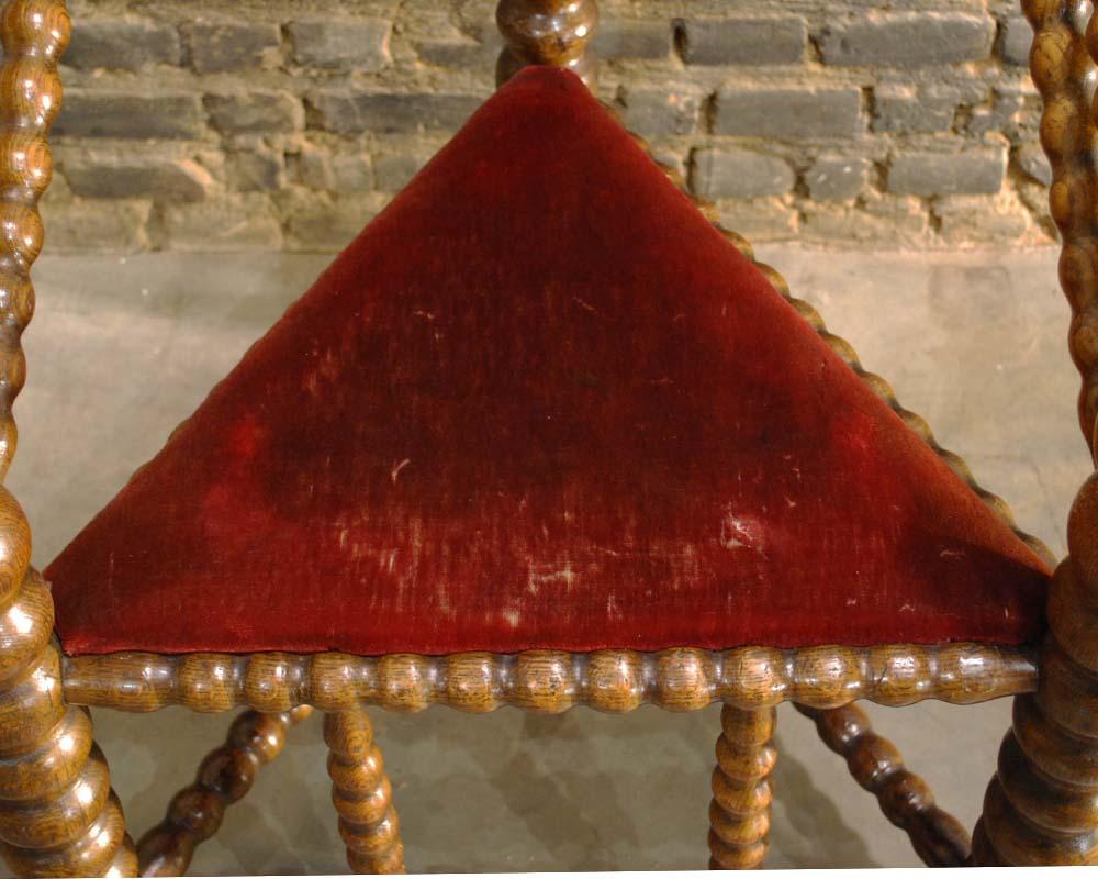 Antique English Turned Triangular Seated Beech Bobbin Turner Chair at ...