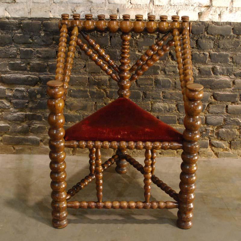 Antique English Turned Triangular Seated Beech Bobbin Turner Chair at ...