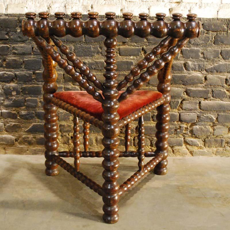 Antique English Turned Triangular Seated Beech Bobbin Turner Chair at ...