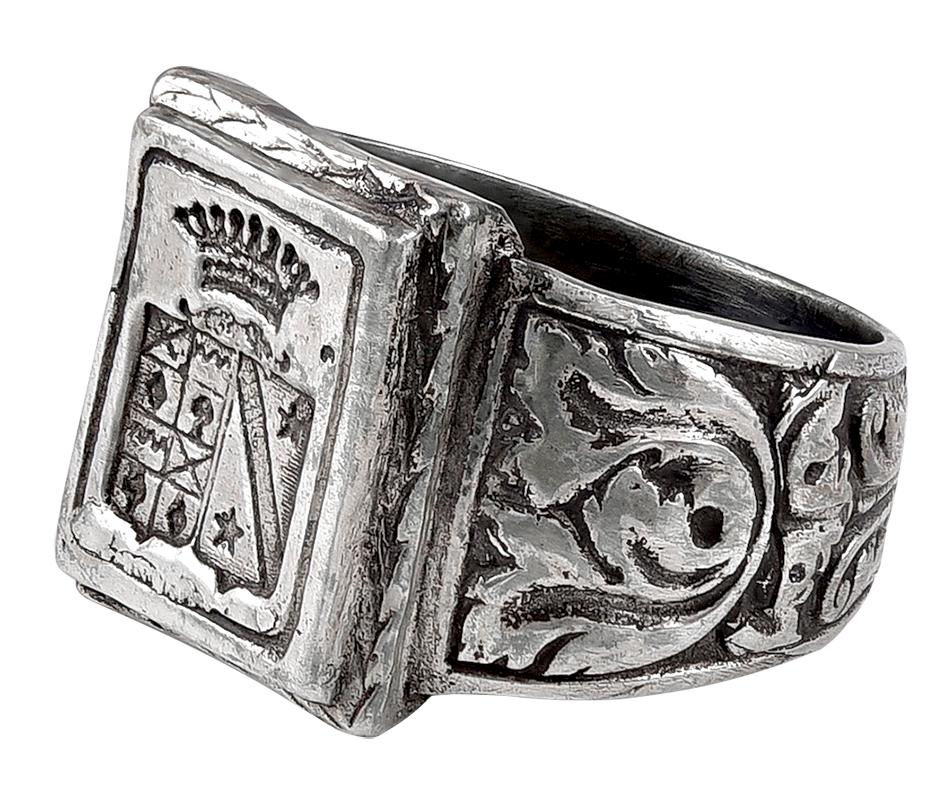 Antique Italian Silver Crested Intaglio Ring For Sale at 1stDibs