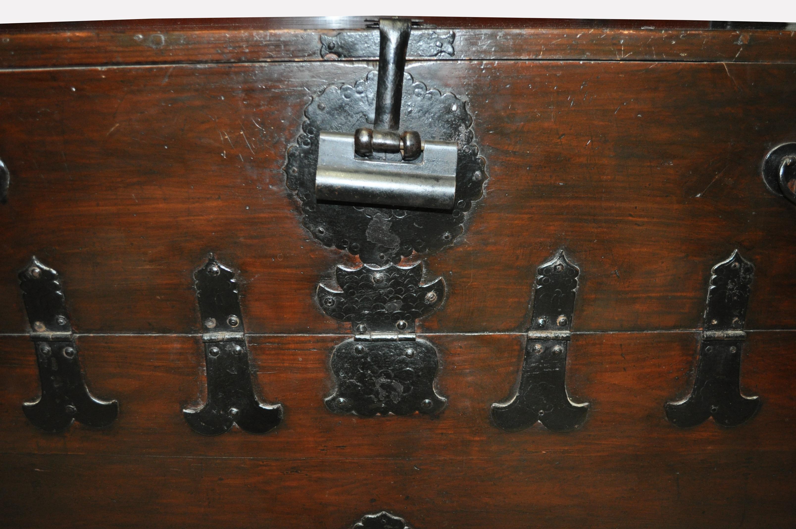 Antique Korean Wood Bandaji For Sale at 1stDibs