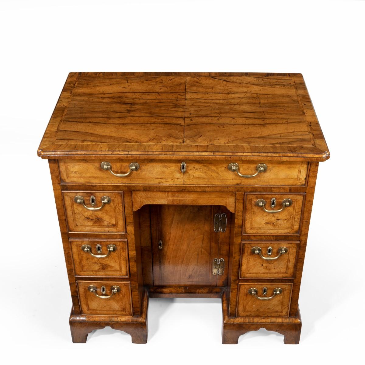 Early George III Walnut Kneehole Desk For Sale at 1stDibs