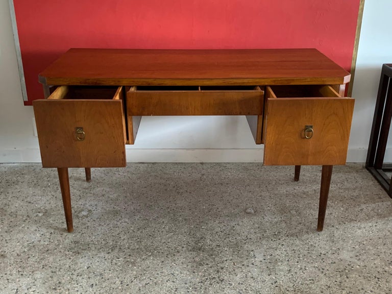 Elegant Desk by T.H. Robsjohn-Gibbings for Widdicomb, circa 1950s at ...