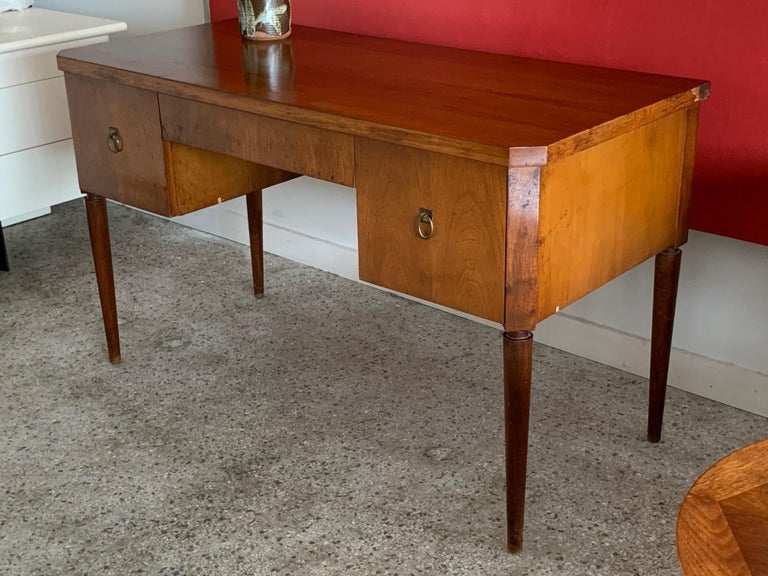 Elegant Desk by T.H. Robsjohn-Gibbings for Widdicomb, circa 1950s at ...