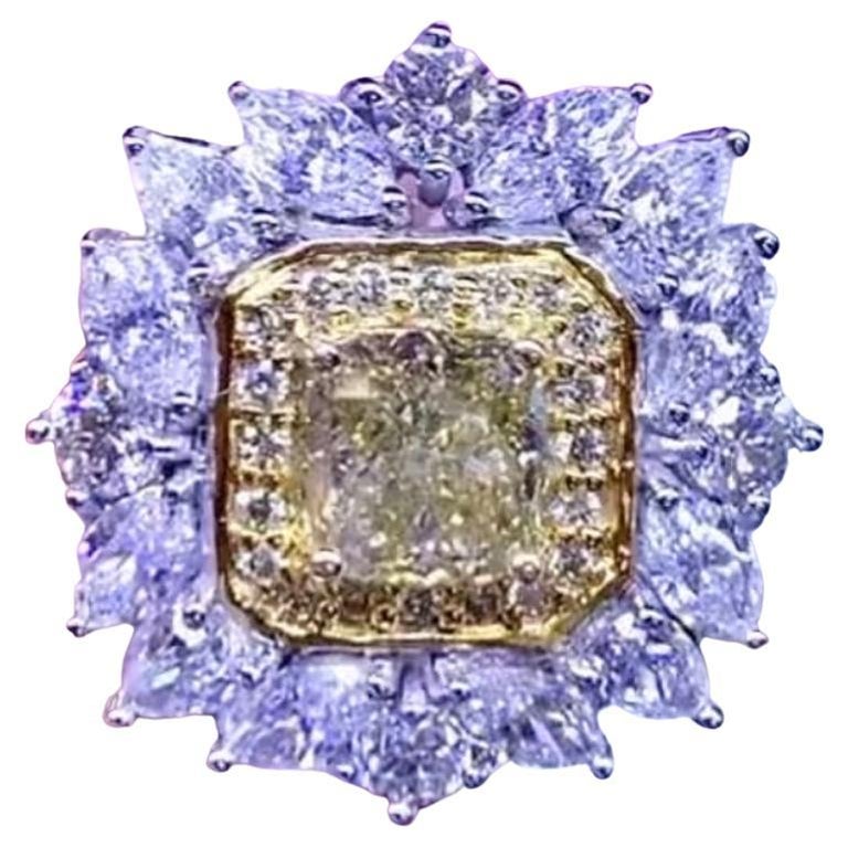 Exquisite GIA Certified Ct 2,01 of Fancy Diamond on Ring For Sale at ...