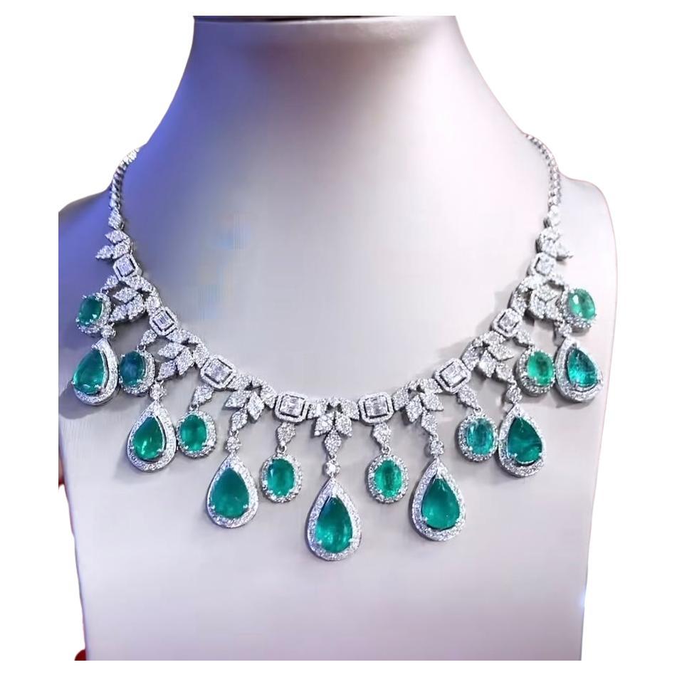 An exquisite necklace with 48.63 carats of emeralds and diamonds For ...