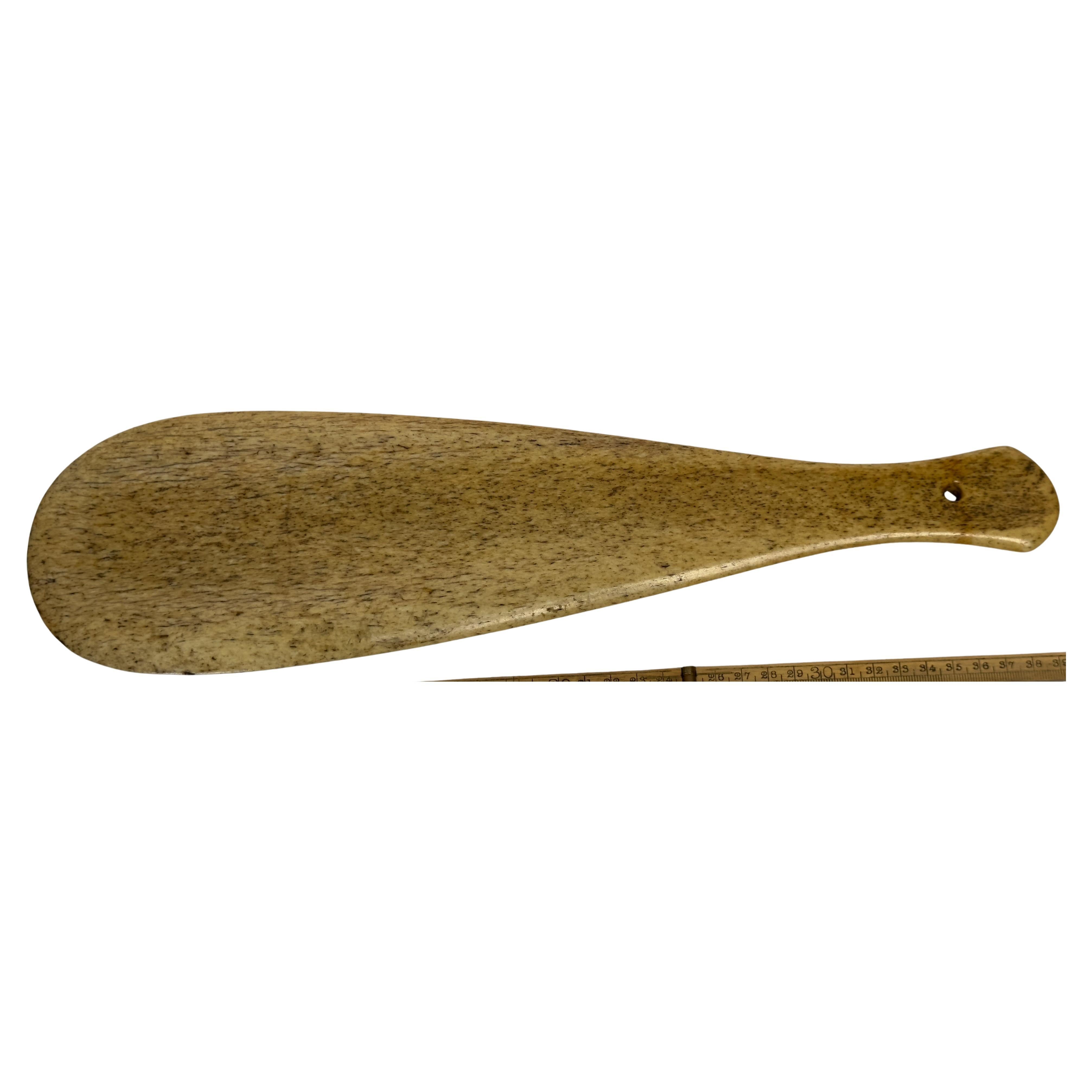 An exquisite New-Zealand whale bone club (patu parāoa) For Sale at 1stDibs