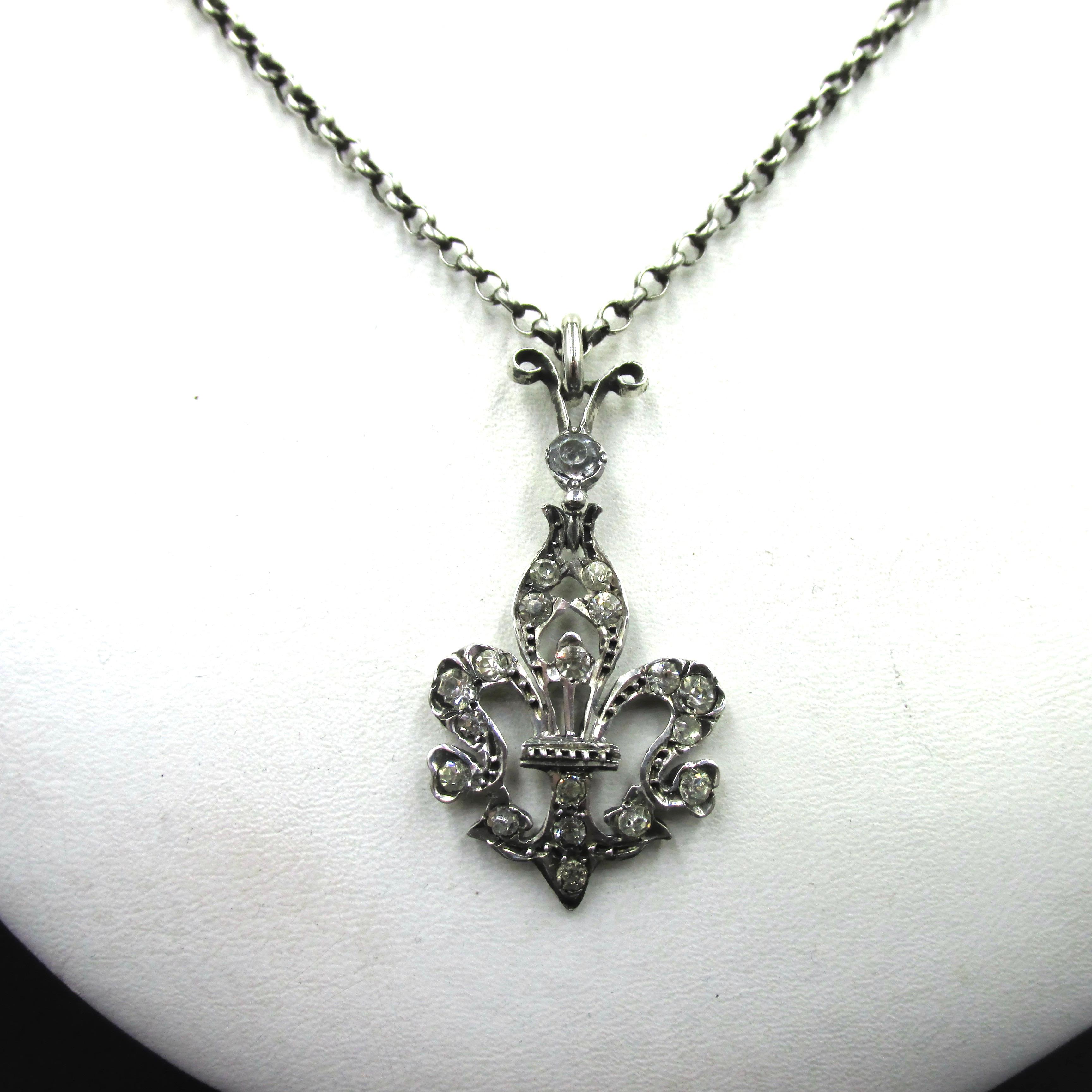 Ancien collier Français , Pendentif fleur de Lys argent et pierres du ...