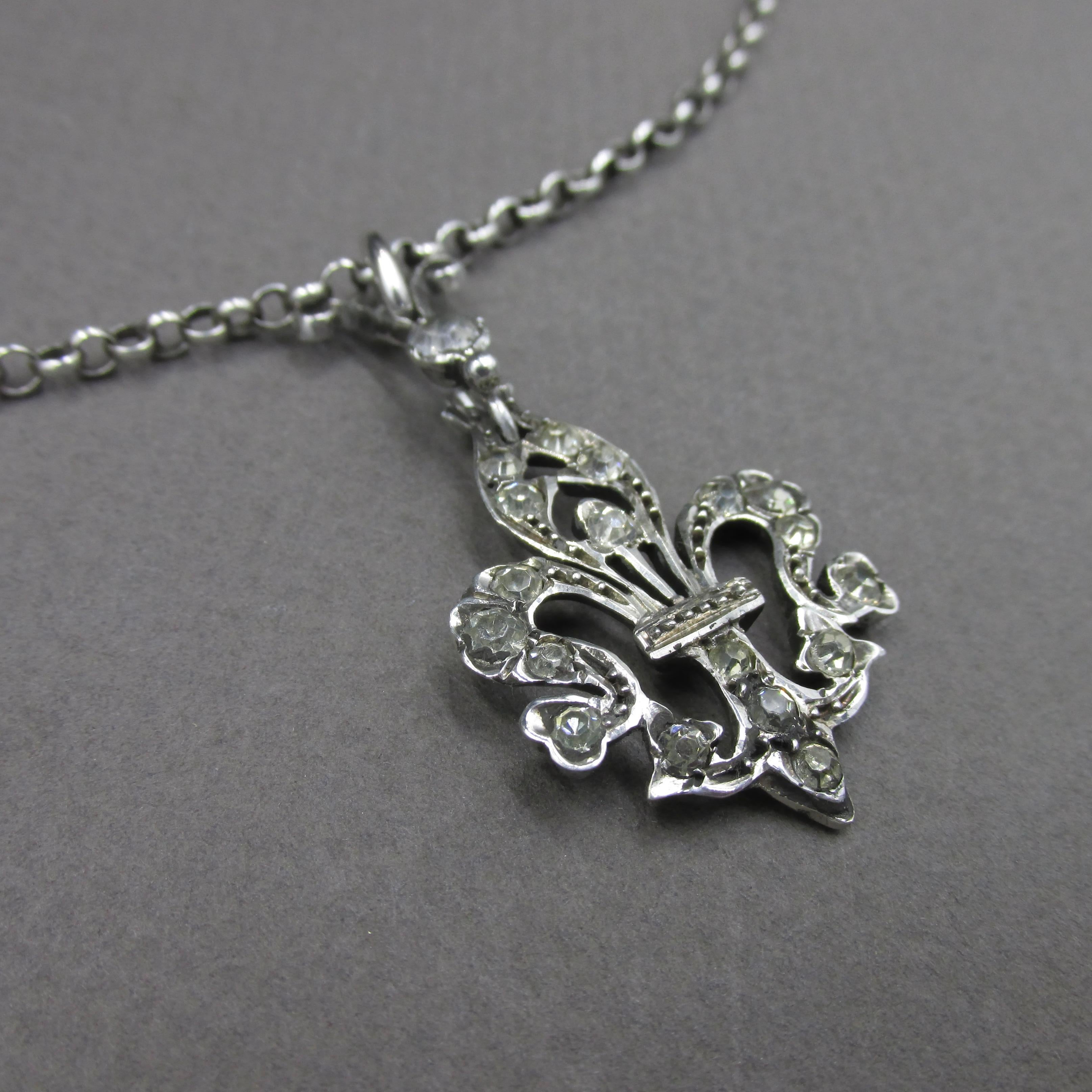 Ancien collier Français , Pendentif fleur de Lys argent et pierres du ...