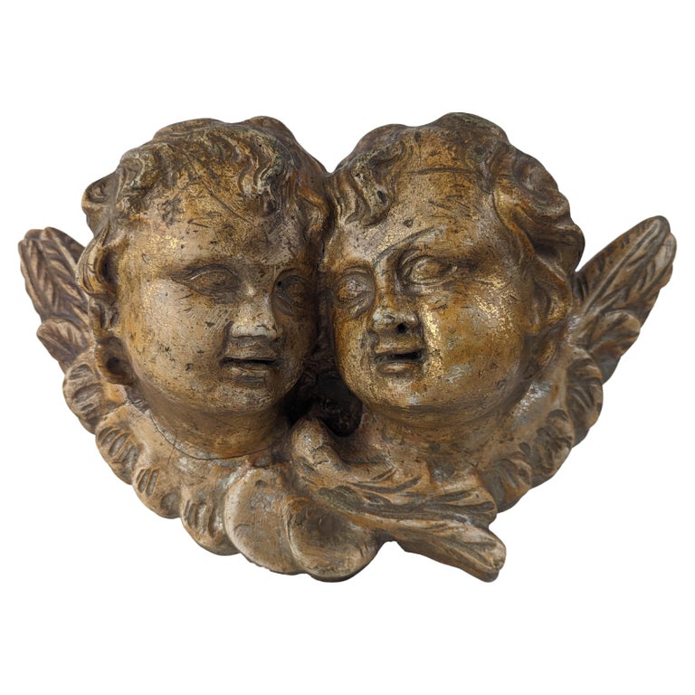 Ancient Carving of Angels in Wood im Angebot bei 1stDibs