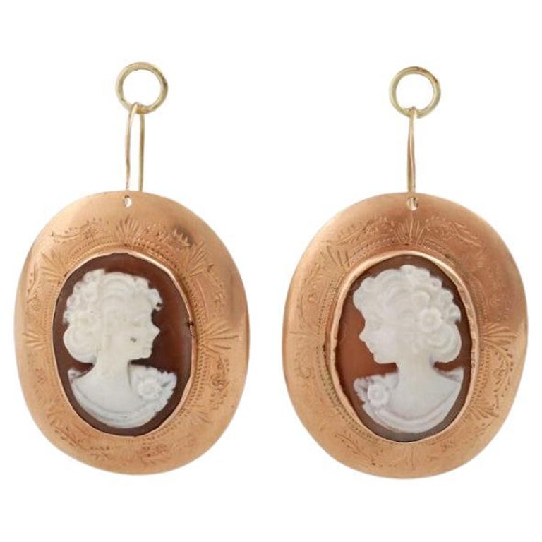 Ancient Earrings with Mussel For Sale at 1stDibs