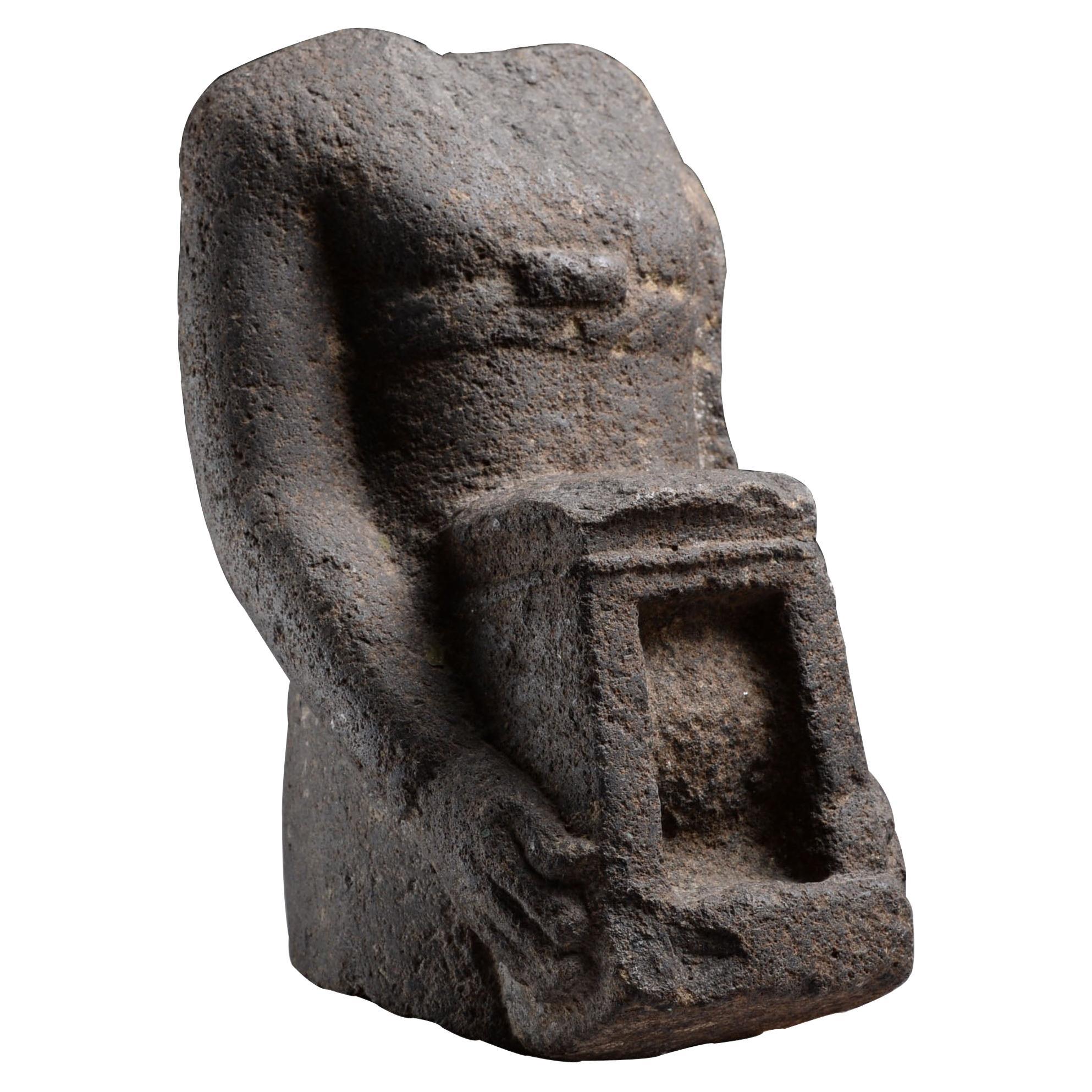 Ancient Egyptian Shrine Bearer Statue For Sale at 1stDibs