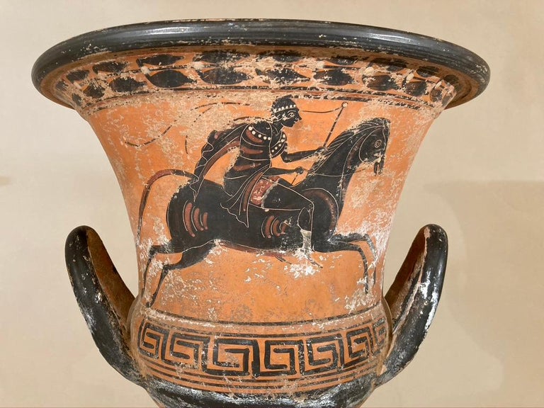Antike griechische Terrakotta Krater Vase mit Pferd und Reiter bei 1stDibs