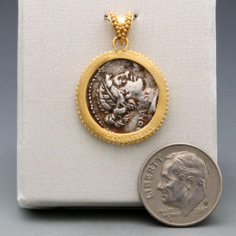 Ancient Roman 1st Century BC Victoria Coin 22K Gold Pendant For Sale at ...