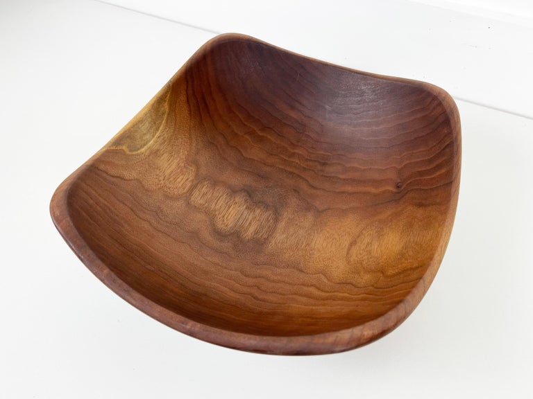 Andrew Pearce Medium Echo Walnut Serving Bowl For Sale at 1stDibs