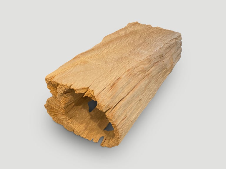 Andrianna Shamaris Log-Bank oder Couchtisch aus gebleichtem Teakholz im ...