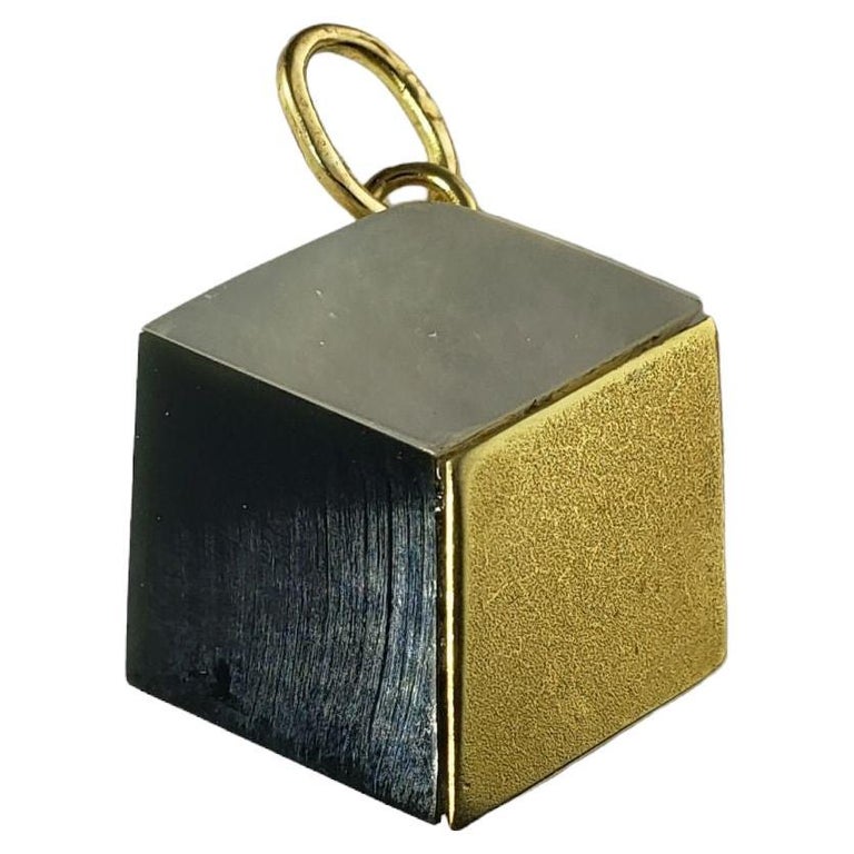 Angela Cummings 18 Karat Yellow Gold Onyx and Mother of Pearl 3D Box ...