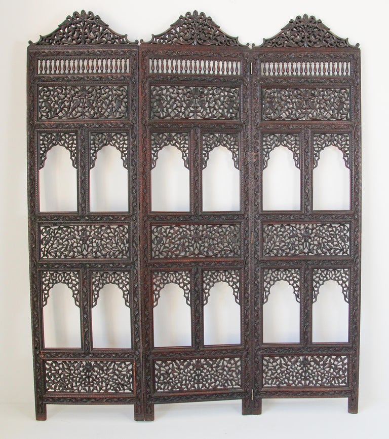 Anglo-Indian Mughal Hardwood Three-Panel Screen For Sale at 1stDibs