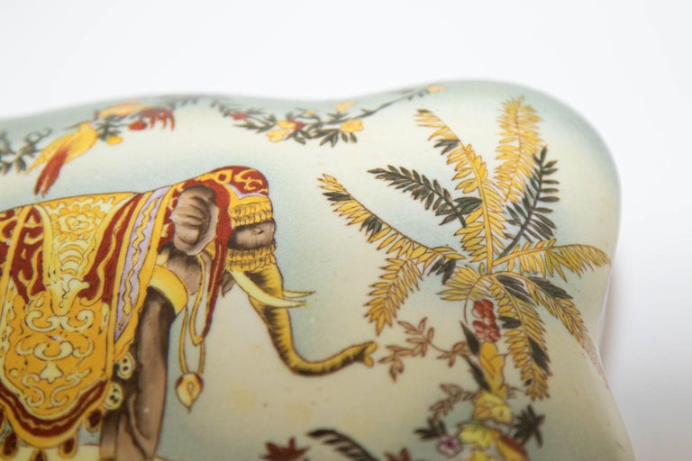 Anglo Indian Lidded Porcelain Trinket Box with Elephant Scene For Sale ...