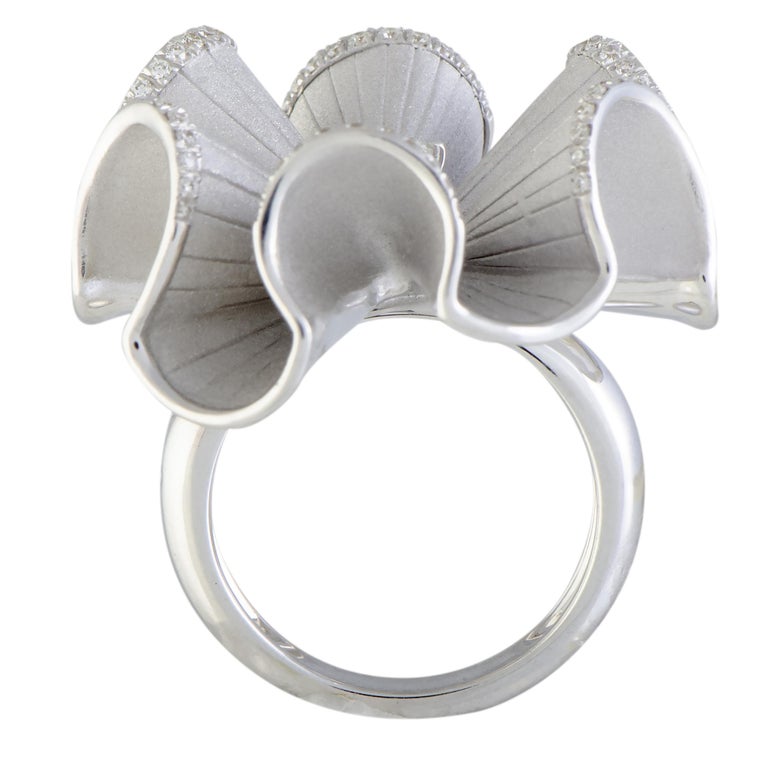 Annamaria Cammilli Gea 18 Karat White Gold Diamond Flower Ring at ...