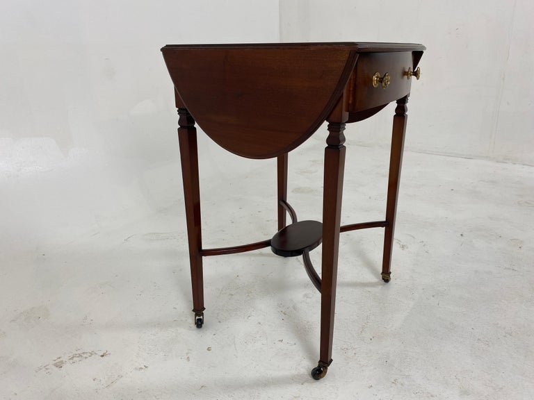 Ant. Walnut Drop Leaf Gateleg Table with Drawer, Scotland 1920, H706 ...