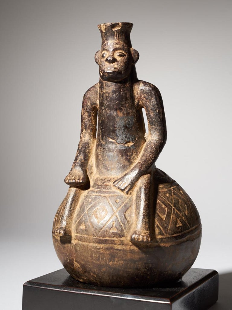 Anthromorphic Figural Vessel in Blackened Terracotta For Sale at 1stDibs