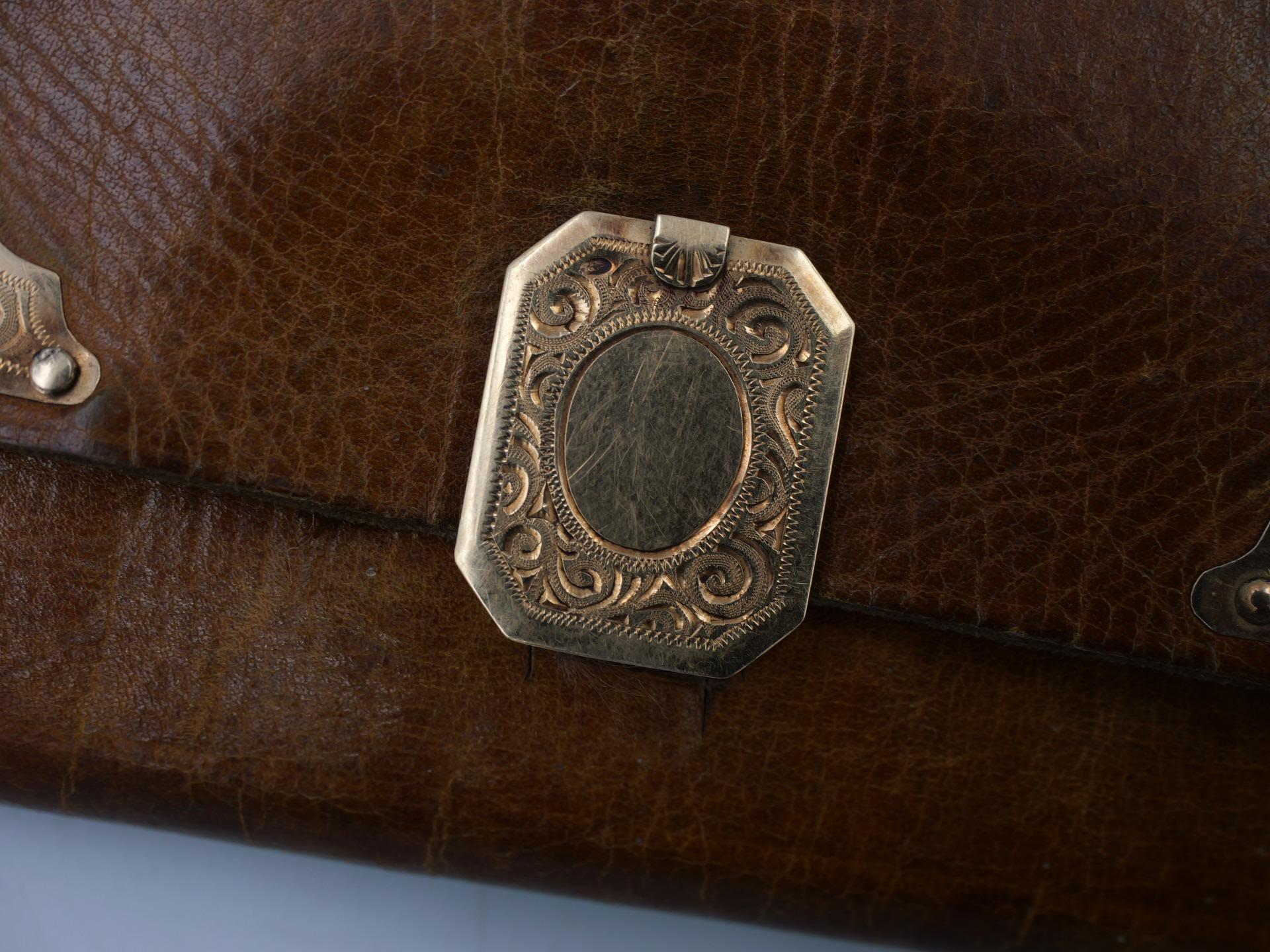 Antique 14 karat gold and leather coin purse / wallet For Sale at 1stDibs