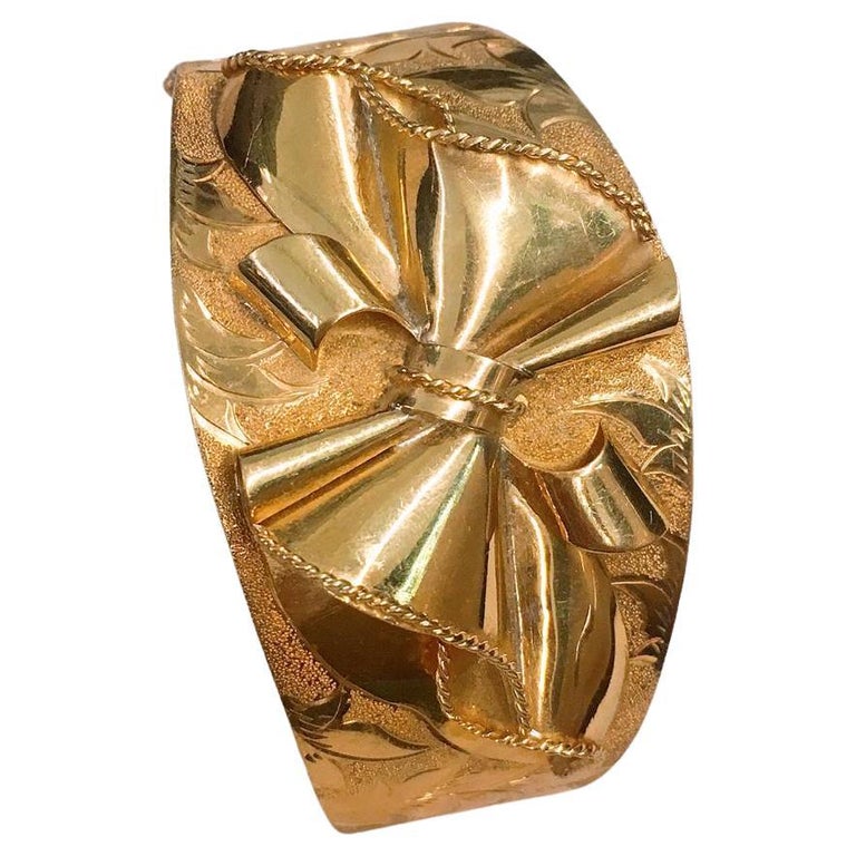 Antique Gold Ribbon Bangle Bracelet For Sale at 1stDibs