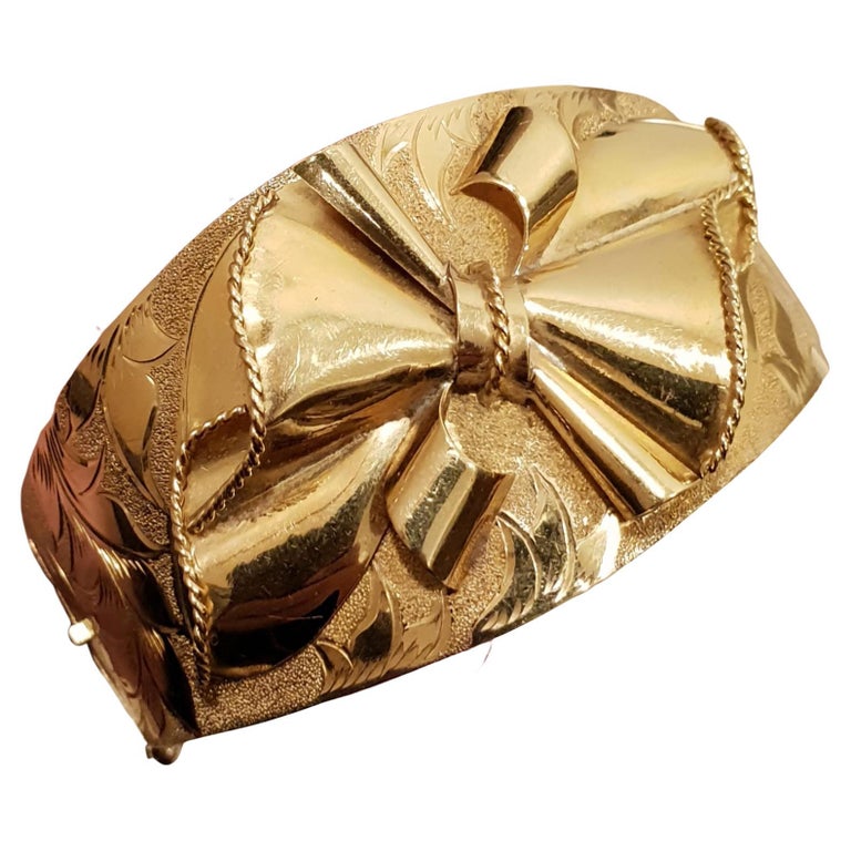 Antique Gold Ribbon Bangle Bracelet For Sale at 1stDibs
