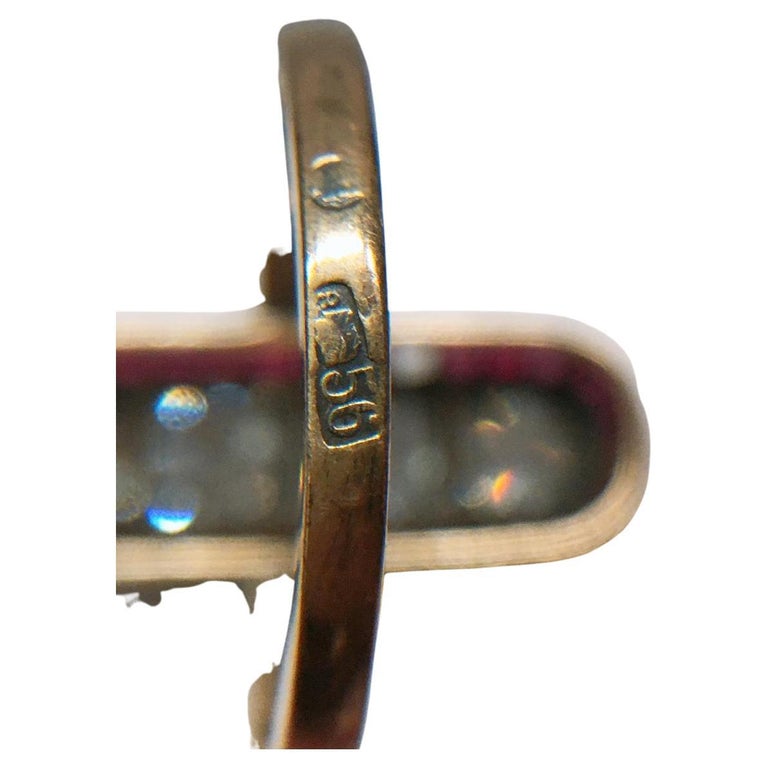 Antique Ruby and Old Mine Cut Diamond Gold Ring For Sale at 1stDibs