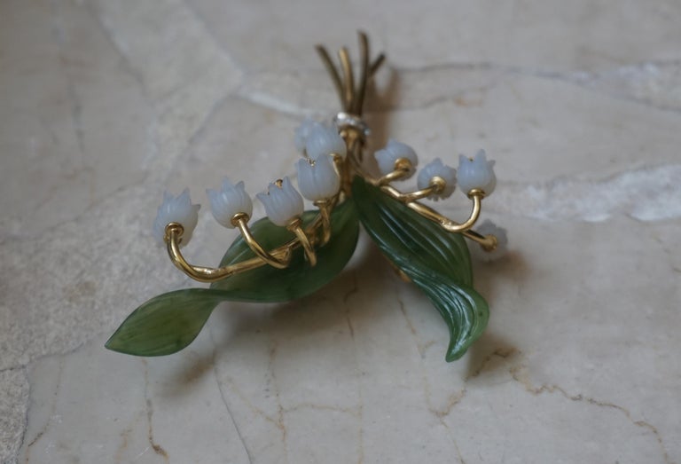 Antique Jade Lily Pin For Sale at 1stDibs