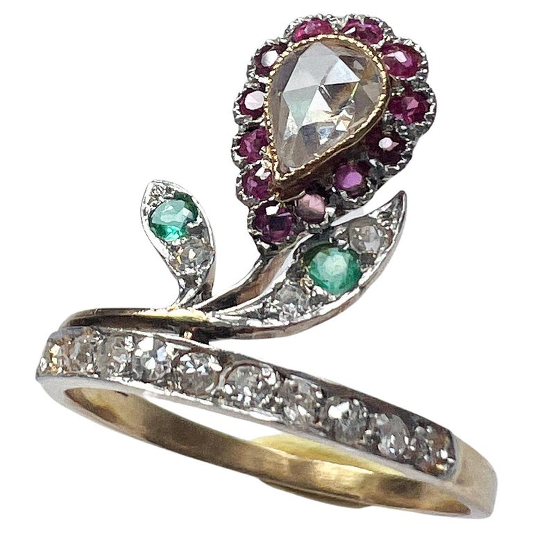 Bague fleur ancienne en or 18 carats avec diamants, rubis et émeraudes ...