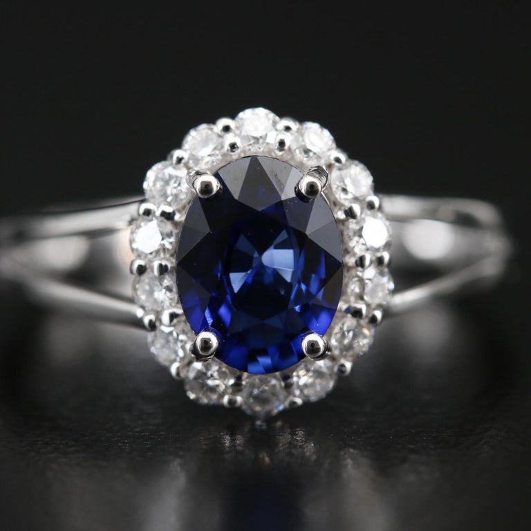 Customizable Antique 18K Gold Halo Vintage Sapphire Engagement Ring For ...