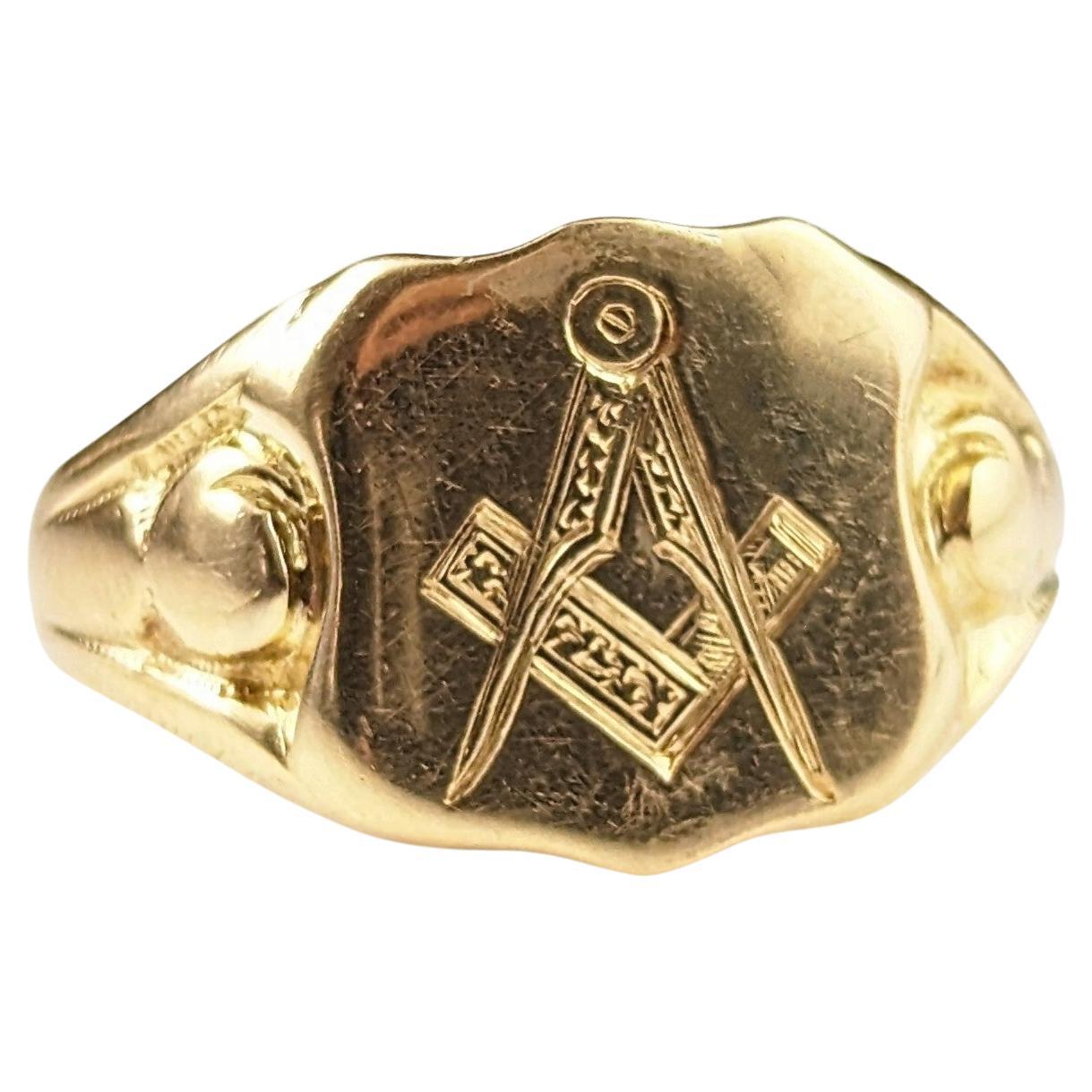 Antique 18k yellow gold signet ring, Masonic For Sale at 1stDibs