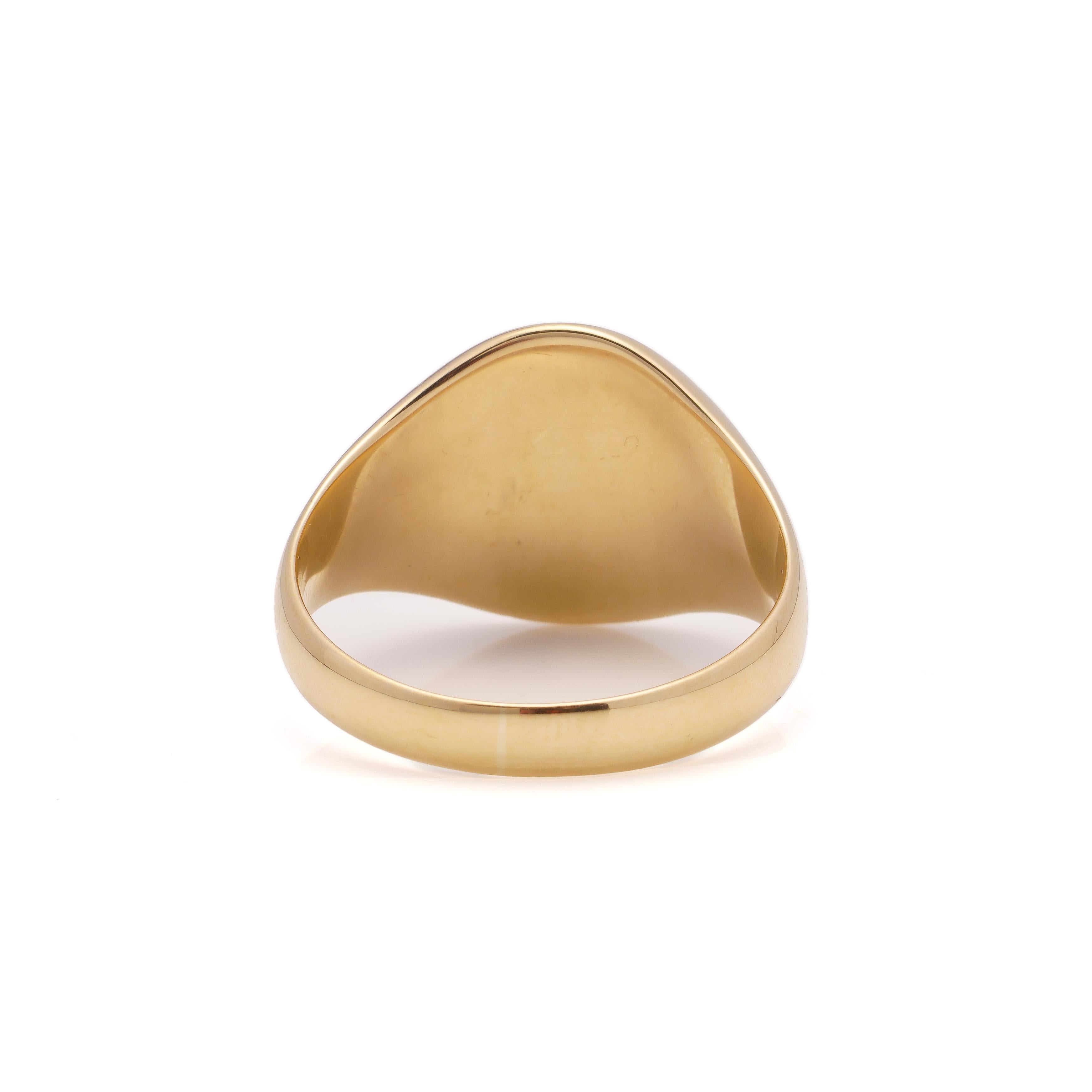 Antique 18kt. yellow gold oval signet ring For Sale at 1stDibs