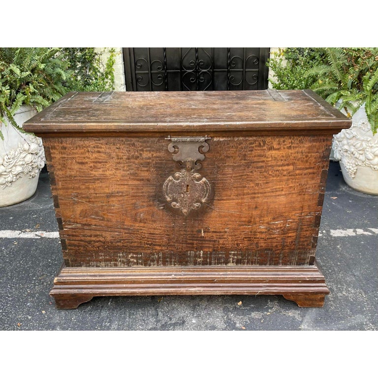 Antique 18th Century Spanish Colonial Rustic Trunk For Sale at 1stDibs
