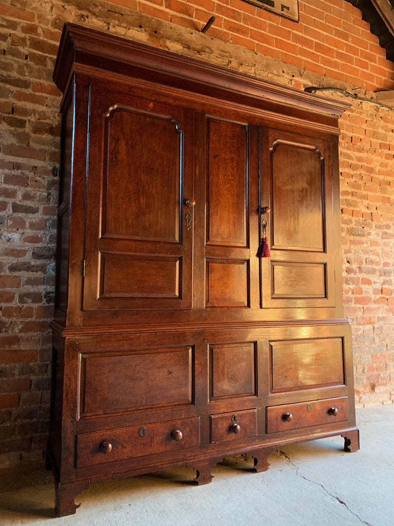 Antique 18th Century George III Oak Livery Cupboard, circa 1780 at 1stDibs