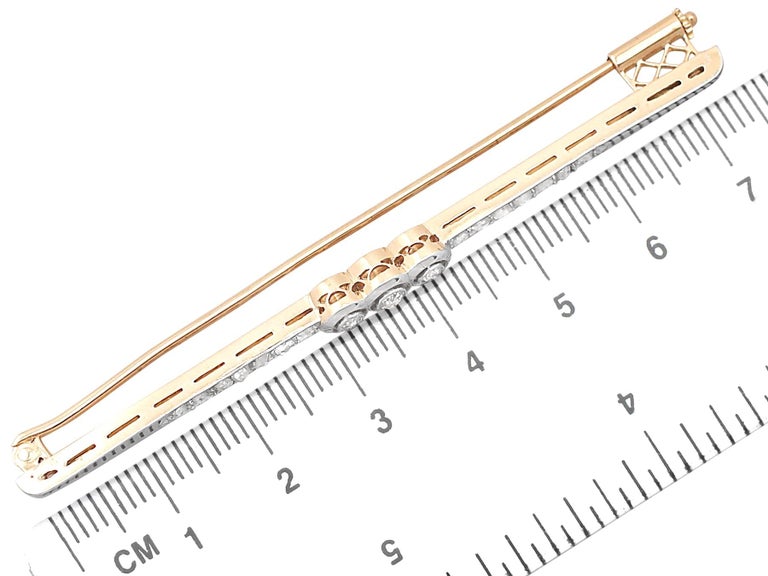 Antique 1910s Diamond and Yellow Gold Bar Brooch For Sale at 1stDibs