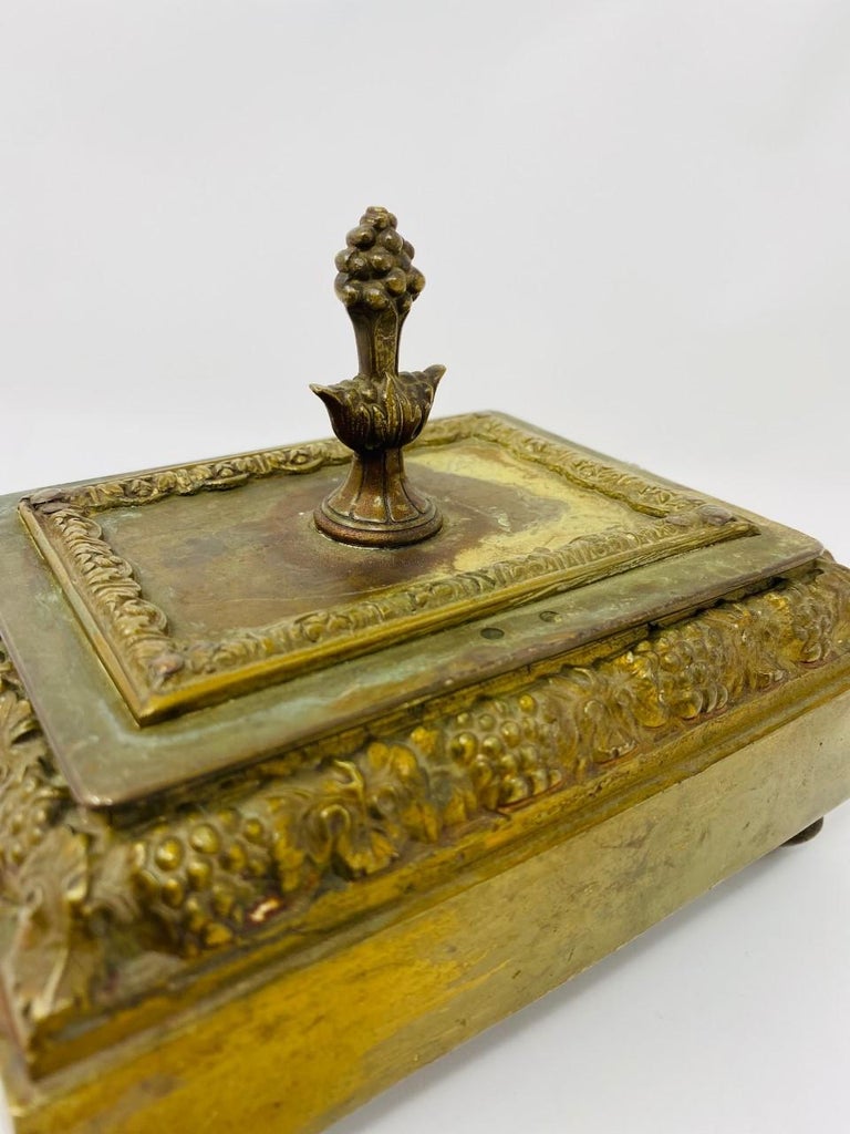 Antique 1920s Sculptural Bronze Box with Finial Lid For Sale at 1stDibs