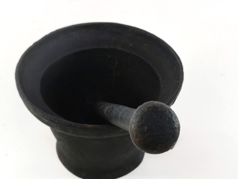Antique 19th Century Cast Iron Large Pestle and Mortar For Sale at 1stDibs | vintage cast iron ...