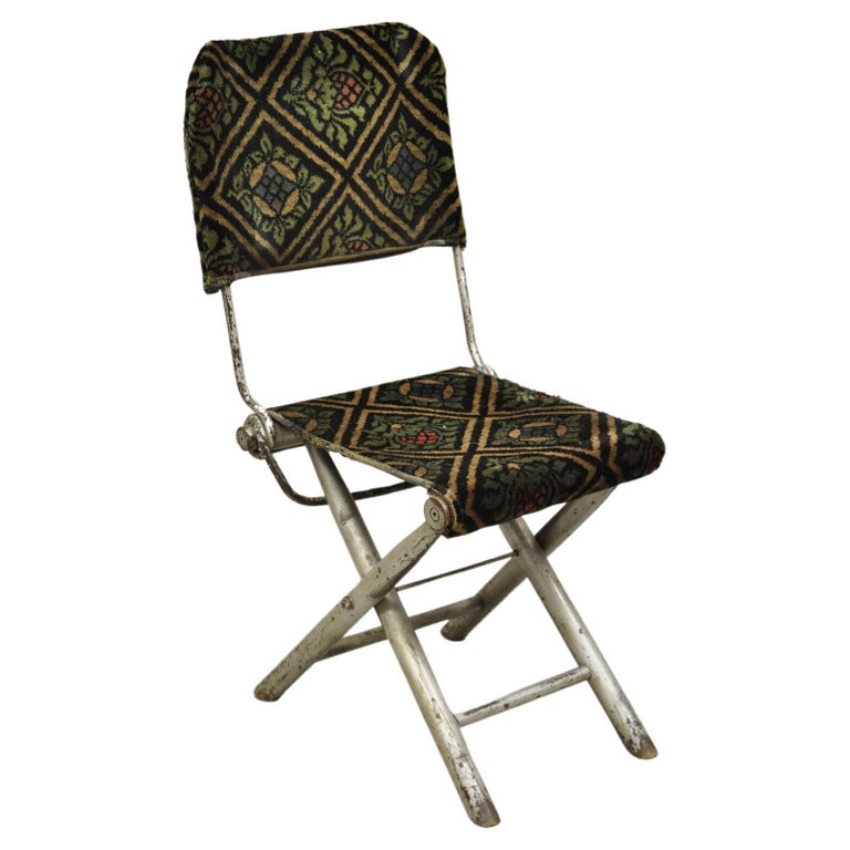 Ancienne chaise de campagne pliante d'officiers de la période de la ...